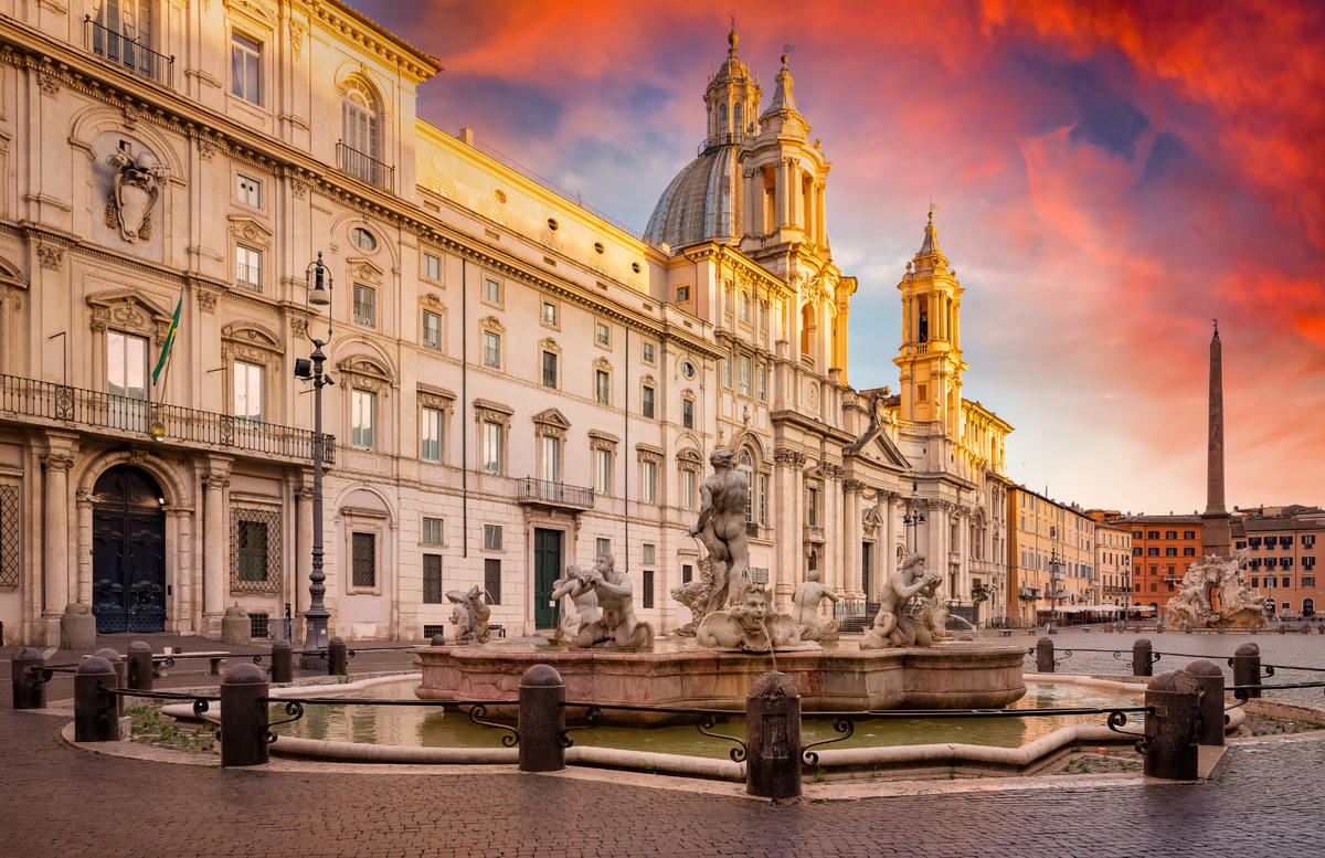 The Enchanting Beauty of Italian Piazzas: Where Life Unfolds Under the ...